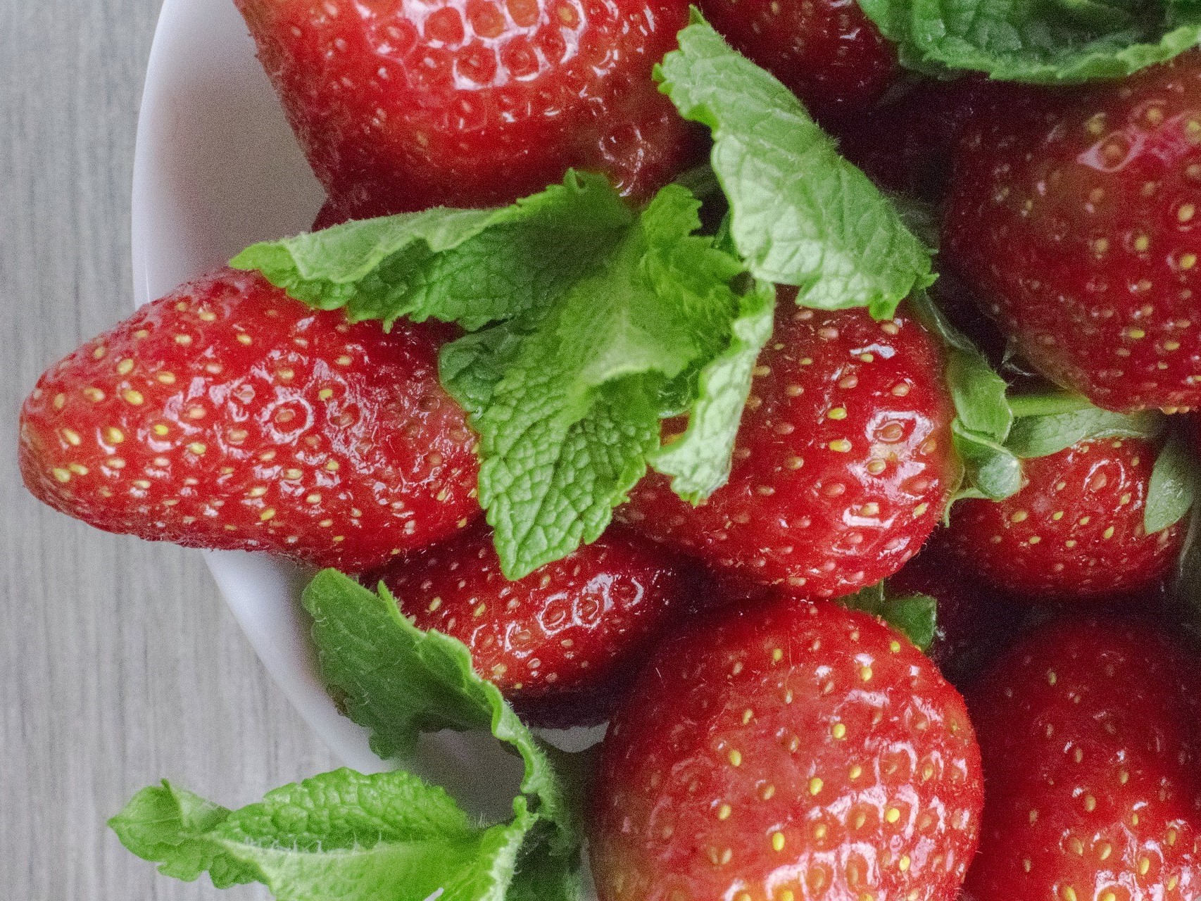 The savory side of strawberries: 6 recipes to try now | BLUE HARE MAGAZINE